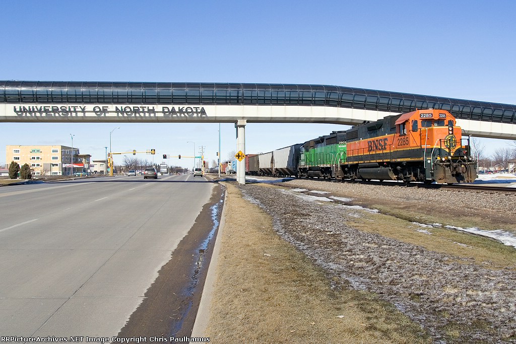 BNSF 2285 (Drayton Local)